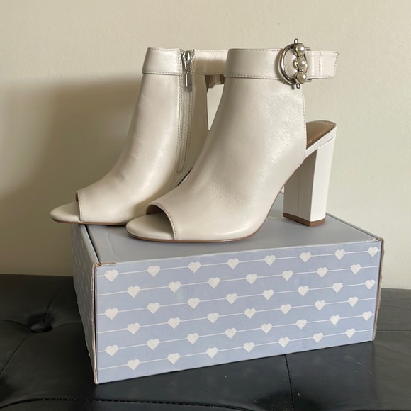 The Fix | Shoes | Nwt The Fix White Mules | Poshmark